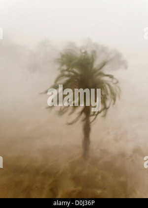 Hurricane Katrina Makes Landfall Stock Photo - Alamy