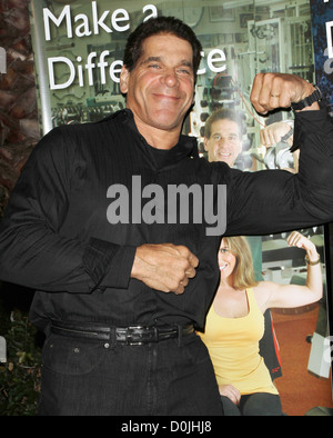 Lou Ferrigno WWE and the Muscular Dystrophy Association (MDA) join ...