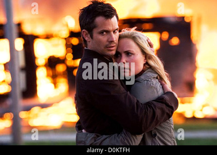 TIMOTHY OLYPHANT, RADHA MITCHELL, THE CRAZIES, 2010 Stock Photo - Alamy