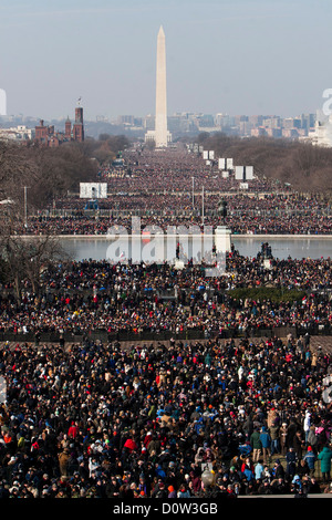 20 January 2009 - Washington, DC - Barack Obama shakes hands with Chief ...