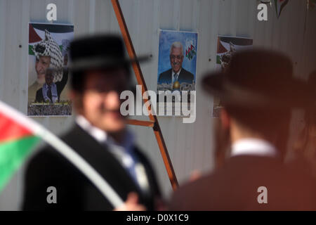 Ultra Orthodox Jews vote during Israel elections in Jerusalem, Tuesday ...