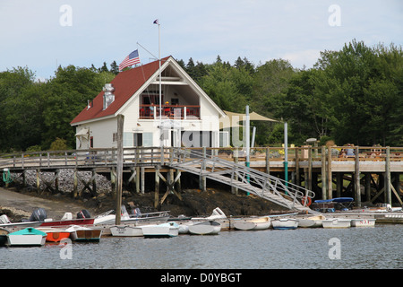 Oliver’s Cozy Harbor Wharf Stock Photo - Alamy