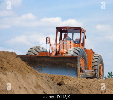 earth mover bulldozer bull dozer bulldozers earthmover moving equipment ...