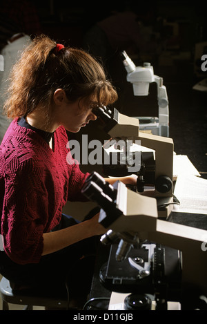 1990s FEMALE STUDENT USING COLLEGE LIBRARY Stock Photo - Alamy