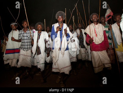 Night Shot Of Smiling Karrayyu Men With Their Gunfura Traditional ...