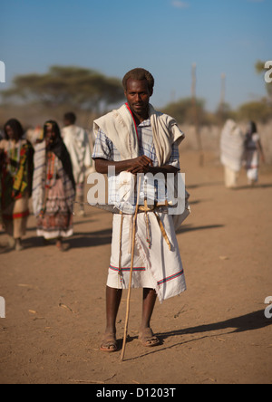 Portrait Of A Karrayyu Tribe Man With Traditional Gunfura Hairstyle ...