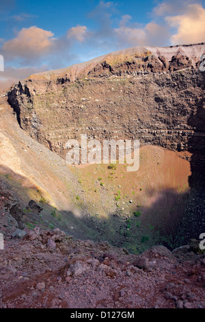 View inside the crater of Mount Vesuvius Stock Photo - Alamy