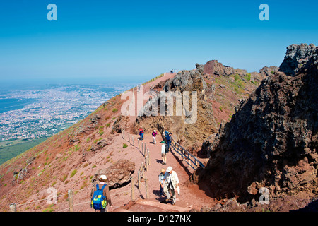 The volcanic crater of Mount Vesuvius, Italy Stock Photo - Alamy