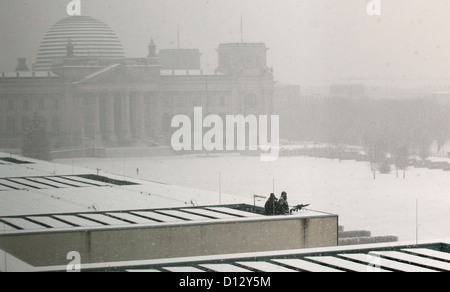 Snipers watch the motorcade of Israeli Prime Minister Benjamin ...