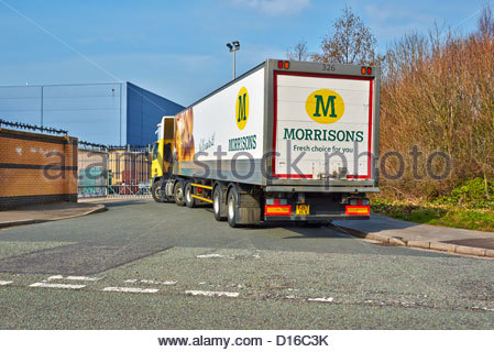 Morrisons supermarket delivery lorry and trailer on M25 Motorway Stock ...