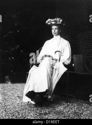 President Franklin Roosevelt delivers his fourth inaugural address from ...