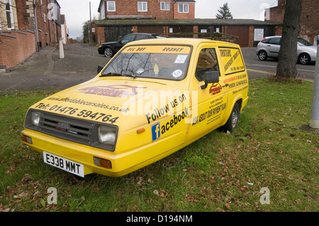 A RELIANT ROBIN 3-WHEELER VAN Stock Photo - Alamy