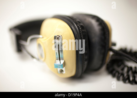 vintage old headphone Stock Photo - Alamy
