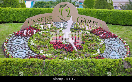 Stadtpark Vienna flower clock Stock Photo - Alamy