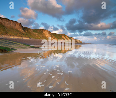 A view of the cliffs at Sheringham Stock Photo - Alamy