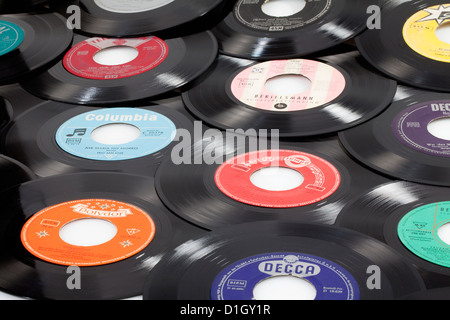 Old vinyl singles, Alte Schallplatten, Singles aus Vinyl Stock Photo ...