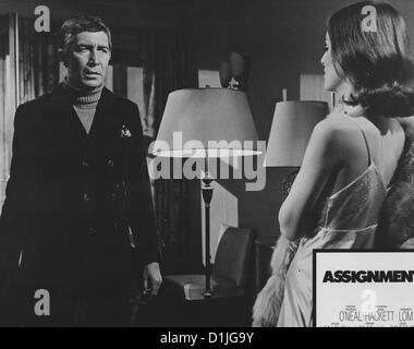 Sein Gefaehrlichster Auftrag Assignment To Kill Szenenbild Stock Photo - Alamy