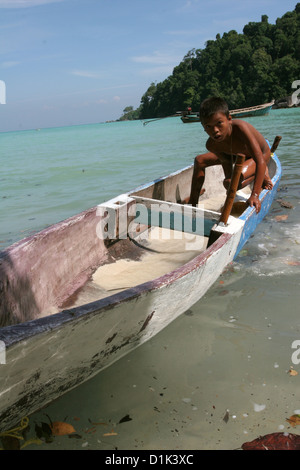 The Moken children in Koh Surin Stock Photo - Alamy