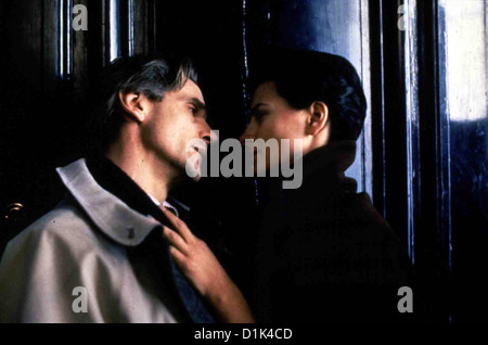 DAMAGE, Jeremy Irons, Juliette Binoche, 1992. (c)New Line Cinema ...