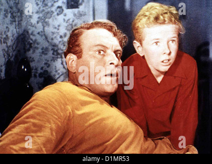 Leif Erickson & Jimmy Hunt Film: Invaders From Mars (USA 1953 ...