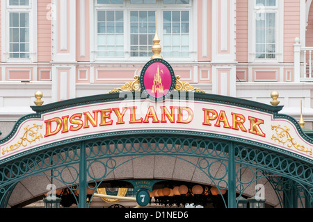 Disneyland Paris entrance sign Stock Photo - Alamy