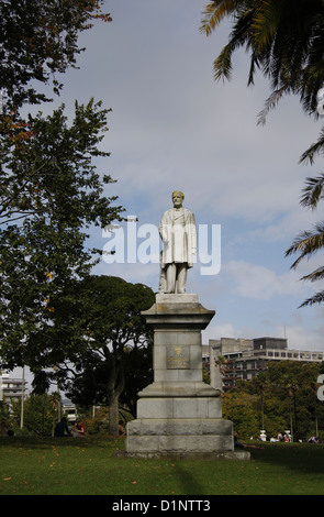 Statue of Sir George Grey in the Company Gardens, Cape Town Stock Photo ...