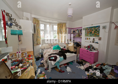 Teenage girls untidy bedroom Stock Photo - Alamy