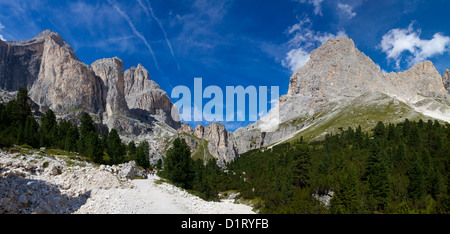 Cima Catinaccio, Punta Emma, Torri del Vaiolet and Torre nord ...