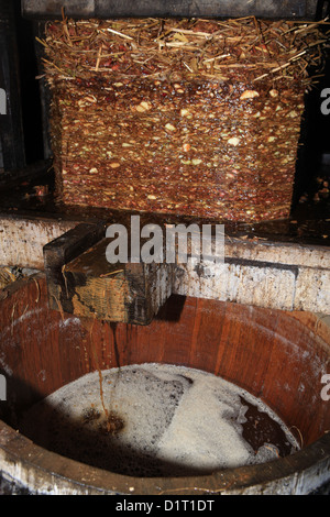 Roger Parris making traditional Cider in Devon with a 200 year old ...
