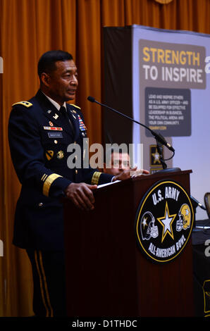 U.S. Army Lt. Gen. Thomas Vandal, 8th Army commanding general, toasts ...