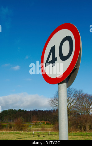 40 speed limit sign country road lane Stock Photo - Alamy