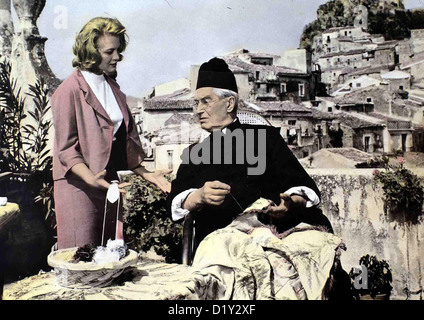 JESSICA, Angie Dickinson, Maurice Chevalier, 1962 Stock Photo - Alamy