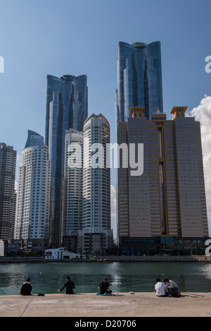 Doosan Haeundae We've the Zenith Towers and Residential Buildings in ...
