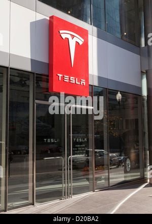 Tesla storefront - Washington, DC Stock Photo - Alamy