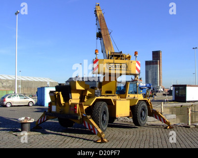The Locatelli telescopic crane is a versatile lifting machine known for ...