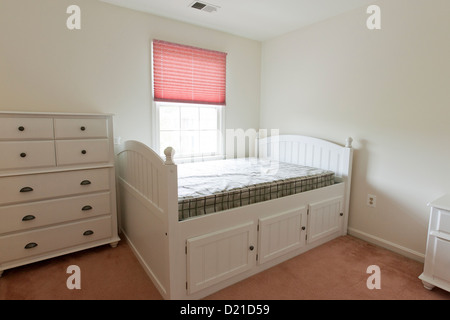 Empty child's bedroom Stock Photo: 11724720 - Alamy