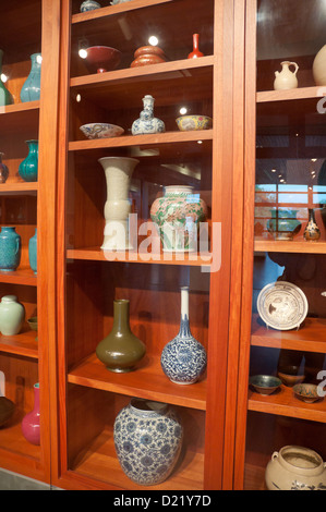Chinese ceramics on display in a museum Stock Photo - Alamy