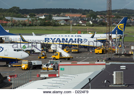 Ryanair planes at airport Stock Photo: 115930606 - Alamy