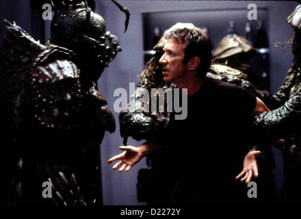 GALAXY QUEST (1999) TIM ALLEN, ROBIN SACHS ALIEN GXTQ 066 Stock Photo ...