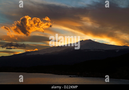 Sunset over the volcano Mount Etna in Sicily, Italy, viewed from ...