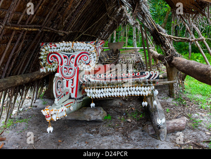 Kula Canoe Decorated With Shells, Trobriand Islands, Papua New Guinea ...