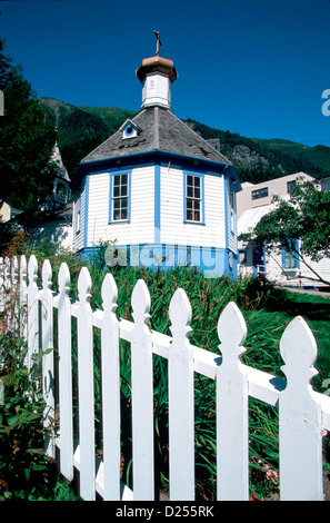White picket fence and St. Nicholas Russian Orthodox Church, Juneau ...