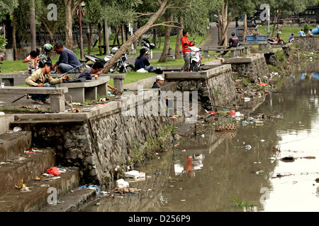 Bali's Garbage: From the River to the Sea, Garbage damped in canal ...
