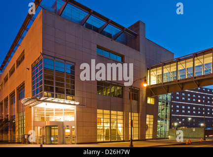 The Tang Center for Management Education (Building E51) at the ...