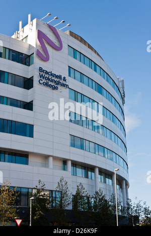 Dramatic architectural design of the Bracknell and Wokingham College ...