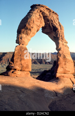 Delicate Arch in Arches National Monument, Utah The Worlds most famous ...