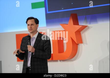 MUNICH/GERMANY - JANUARY 21: Hugh Herr (MIT) stands with his leg ...