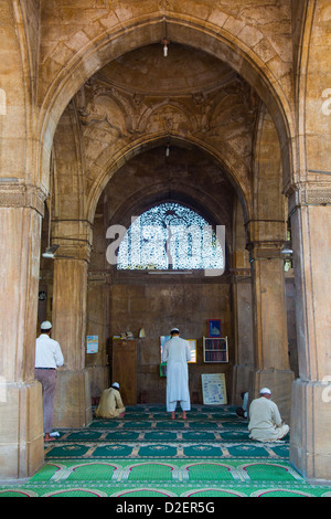 Ornate carved Jali at Sidi Sayyid Mosque, Ahmedabad, Gujarat, India ...