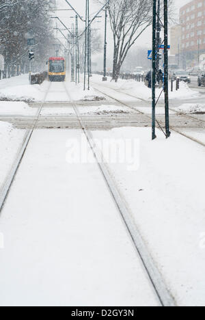 Warsaw, Poland, 24th January 2013. Heavy snowfall in Warsaw. Commuters ...