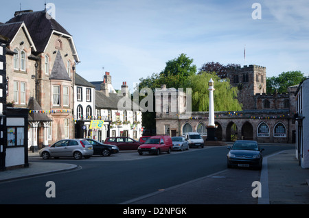 Market Cross, Crown and Cushion pub, Bridge Street, Appleby-in ...
